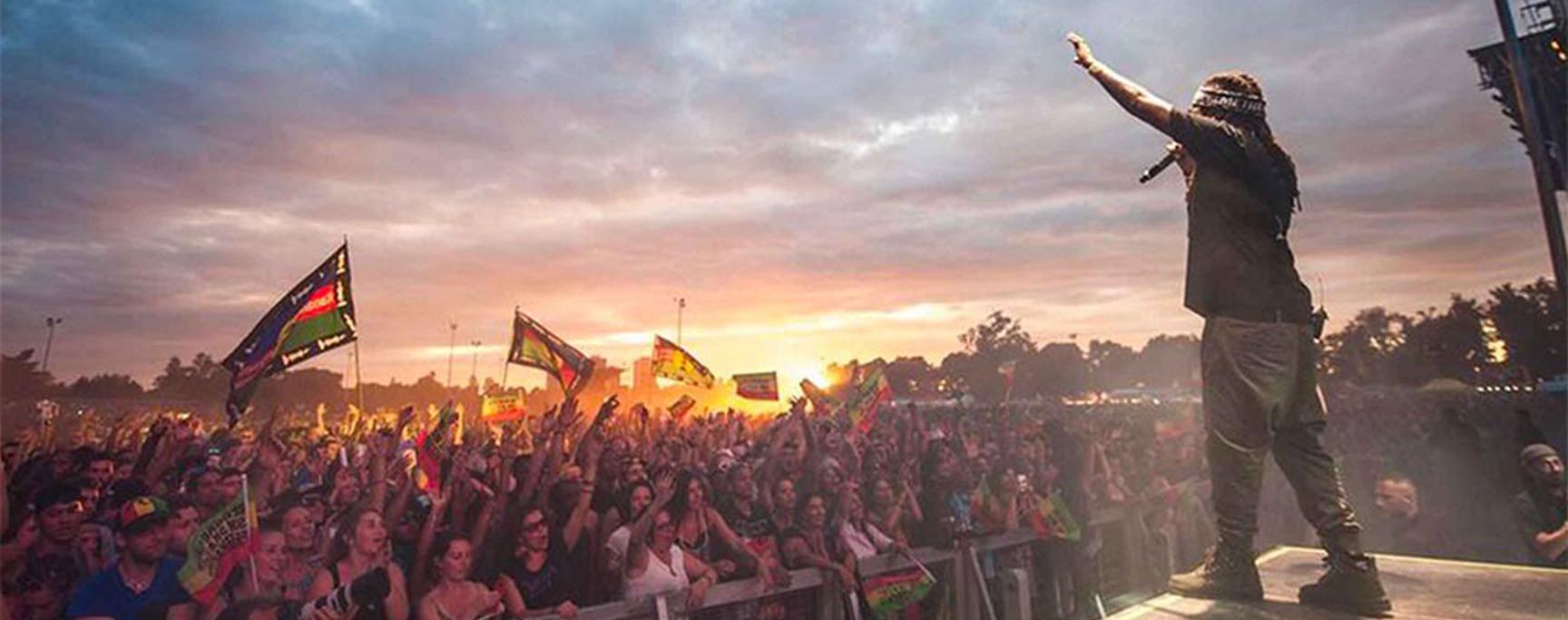 Hippie festival store
